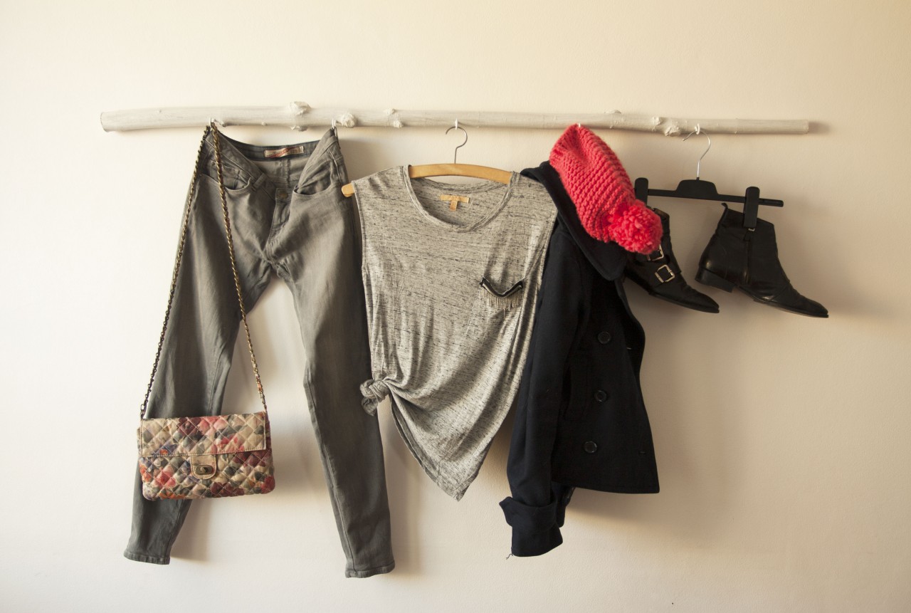 Branch Outfit with a pop of pink - The Black Blondie